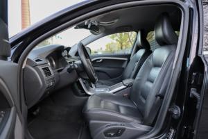 Black Volvo V70 2011 in Riga, with an engine capacity of 2.00 L and mileage of 0 thousand km for 7250 €, photo 10 on AUTOMOTO.COM.LV