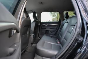 Black Volvo V70 2011 in Riga, with an engine capacity of 2.00 L and mileage of 0 thousand km for 7250 €, photo 13 on AUTOMOTO.COM.LV