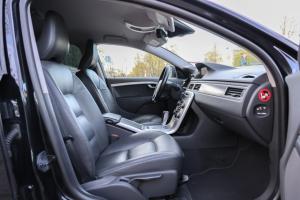 Black Volvo V70 2011 in Riga, with an engine capacity of 2.00 L and mileage of 0 thousand km for 7250 €, photo 15 on AUTOMOTO.COM.LV