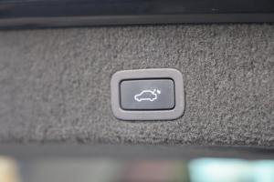 Black Volvo V70 2011 in Riga, with an engine capacity of 2.00 L and mileage of 0 thousand km for 7250 €, photo 29 on AUTOMOTO.COM.LV