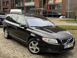 Black Volvo V70 2011 in Riga, with an engine capacity of 2.40 L and mileage of 349 thousand km for 3290 €, photo  on AUTOMOTO.COM.LV