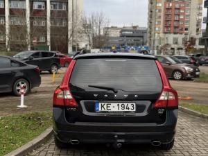 Black Volvo V70 2011 in Riga, with an engine capacity of 2.40 L and mileage of 349 thousand km for 3290 €, photo 5 on AUTOMOTO.COM.LV