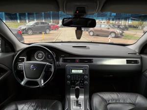Black Volvo V70 2011 in Riga, with an engine capacity of 2.40 L and mileage of 349 thousand km for 3290 €, photo 9 on AUTOMOTO.COM.LV