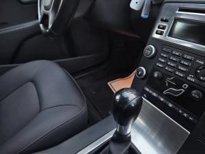 Черный Вольво В70 2011 в Екабпилс, объемом двигателя 2.00 л и пробегом 225 тыс. км за 5000 €, фото 18 на AUTOMOTO.COM.LV