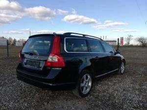 Melns Volvo V70 2011 Saldus, ar dzinēja tilpumu 2.40 L un nobraukumu 378 tūkst. km par 5700 €, foto 3 vietnē AUTOMOTO.COM.LV