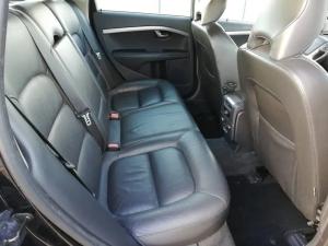 Melns Volvo V70 2011 Saldus, ar dzinēja tilpumu 2.40 L un nobraukumu 378 tūkst. km par 5700 €, foto 10 vietnē AUTOMOTO.COM.LV
