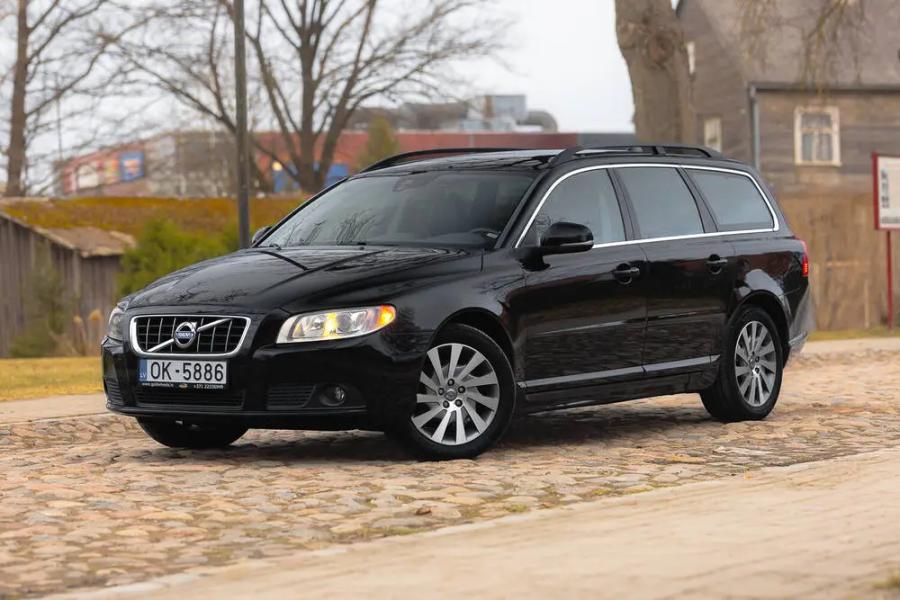 Melns Volvo V70 2011 Jelgava, ar dzinēja tilpumu 2.00 L un nobraukumu 278 tūkst. km par 7700 €, foto 1 vietnē AUTOMOTO.COM.LV