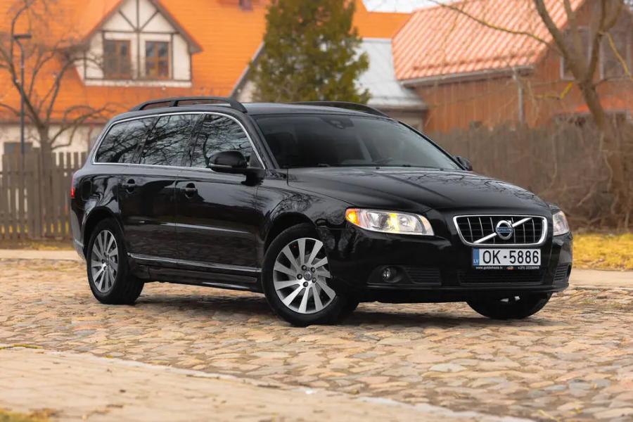 Melns Volvo V70 2011 Jelgava, ar dzinēja tilpumu 2.00 L un nobraukumu 278 tūkst. km par 7700 €, foto 3 vietnē AUTOMOTO.COM.LV