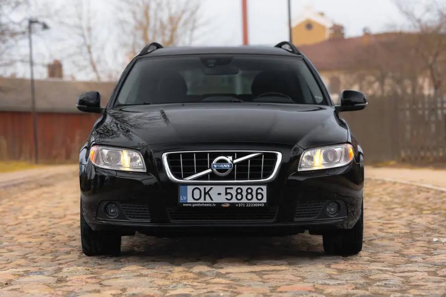 Melns Volvo V70 2011 Jelgava, ar dzinēja tilpumu 2.00 L un nobraukumu 278 tūkst. km par 7700 €, foto 4 vietnē AUTOMOTO.COM.LV