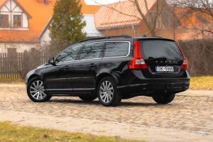 Melns Volvo V70 2011 Jelgava, ar dzinēja tilpumu 2.00 L un nobraukumu 278 tūkst. km par 7700 €, foto 5 vietnē AUTOMOTO.COM.LV
