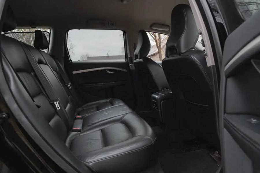 Melns Volvo V70 2011 Jelgava, ar dzinēja tilpumu 2.00 L un nobraukumu 278 tūkst. km par 7700 €, foto 17 vietnē AUTOMOTO.COM.LV