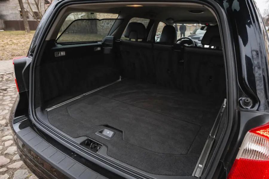 Melns Volvo V70 2011 Jelgava, ar dzinēja tilpumu 2.00 L un nobraukumu 278 tūkst. km par 7700 €, foto 18 vietnē AUTOMOTO.COM.LV