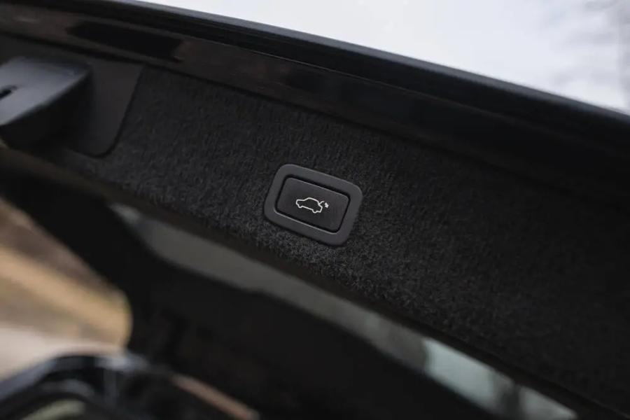 Melns Volvo V70 2011 Jelgava, ar dzinēja tilpumu 2.00 L un nobraukumu 278 tūkst. km par 7700 €, foto 19 vietnē AUTOMOTO.COM.LV