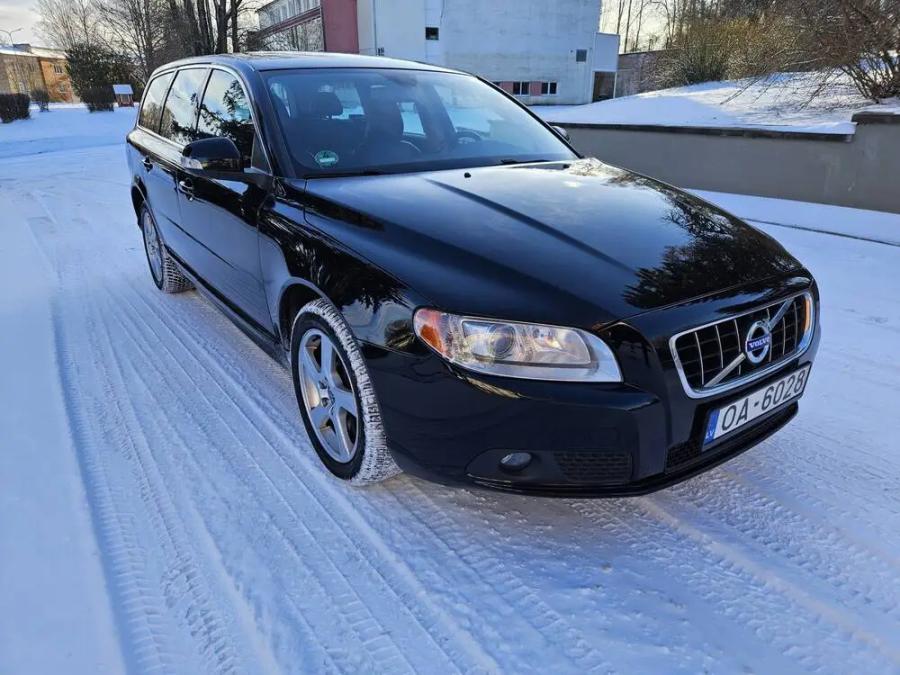 Черный Вольво В70 2011 в Екабпилс, объемом двигателя 2.00 л и пробегом 329 тыс. км за 6290 €, фото 3 на AUTOMOTO.COM.LV