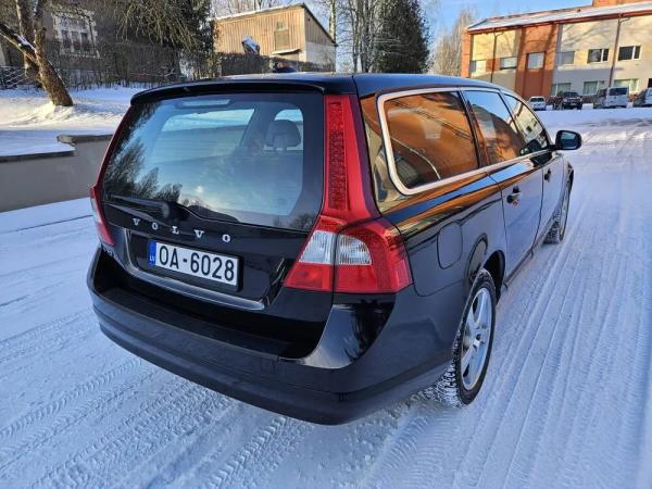 Черный Вольво В70 2011 в Екабпилс, объемом двигателя 2.00 л и пробегом 329 тыс. км за 6290 €, фото 6 на AUTOMOTO.COM.LV