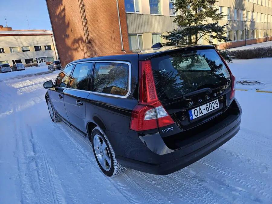 Черный Вольво В70 2011 в Екабпилс, объемом двигателя 2.00 л и пробегом 329 тыс. км за 6290 €, фото 9 на AUTOMOTO.COM.LV