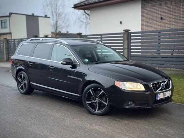 Melns Volvo V70 2011 Jelgava, ar dzinēja tilpumu 2.40 L un nobraukumu 329 tūkst. km par 6350 €, foto 5 vietnē AUTOMOTO.COM.LV