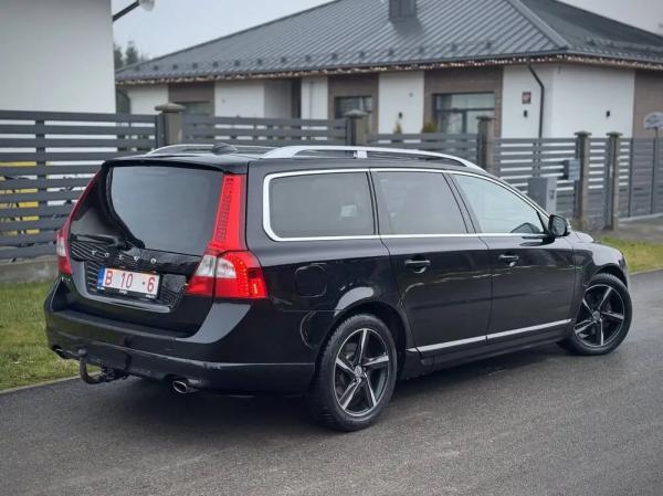 Melns Volvo V70 2011 Jelgava, ar dzinēja tilpumu 2.40 L un nobraukumu 329 tūkst. km par 6350 €, foto 6 vietnē AUTOMOTO.COM.LV