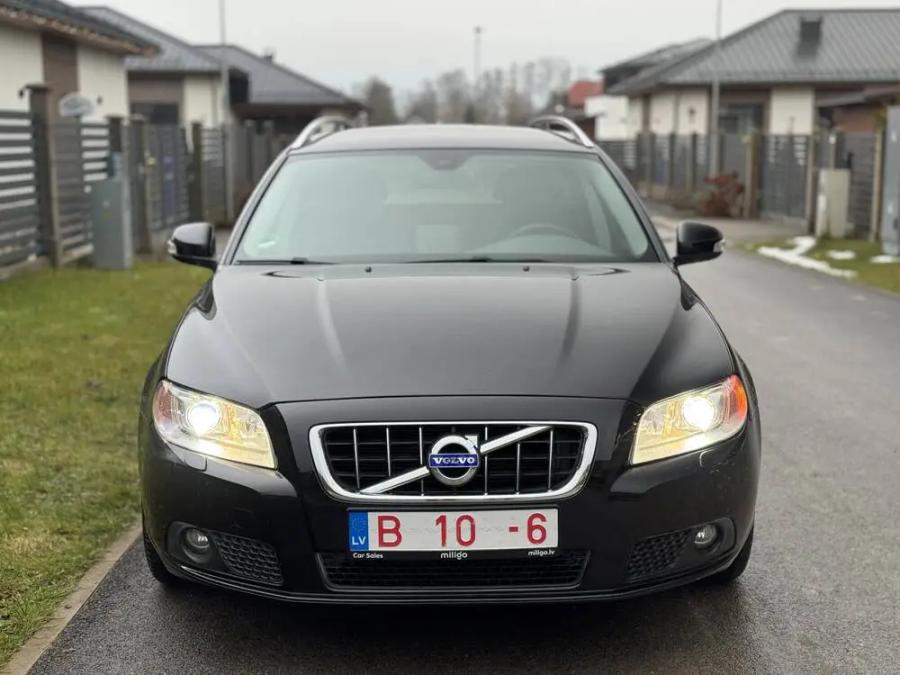 Melns Volvo V70 2011 Jelgava, ar dzinēja tilpumu 2.40 L un nobraukumu 329 tūkst. km par 6350 €, foto 5 vietnē AUTOMOTO.COM.LV