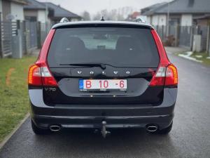 Melns Volvo V70 2011 Jelgava, ar dzinēja tilpumu 2.40 L un nobraukumu 329 tūkst. km par 6350 €, foto 8 vietnē AUTOMOTO.COM.LV