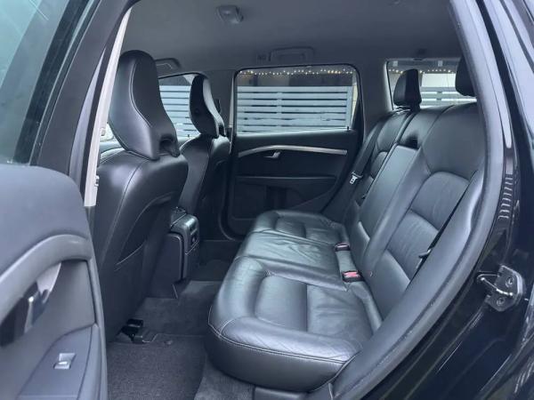 Melns Volvo V70 2011 Jelgava, ar dzinēja tilpumu 2.40 L un nobraukumu 329 tūkst. km par 6350 €, foto 9 vietnē AUTOMOTO.COM.LV