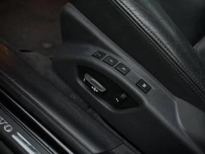 Melns Volvo V70 2011 Jelgava, ar dzinēja tilpumu 2.40 L un nobraukumu 329 tūkst. km par 6350 €, foto 16 vietnē AUTOMOTO.COM.LV