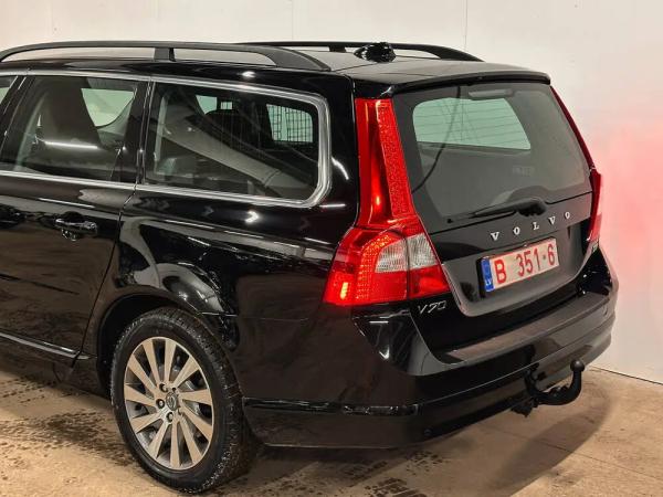 Melns Volvo V70 2011 Jūrmala, ar dzinēja tilpumu 2.00 L un nobraukumu 399 tūkst. km par 7250 €, foto 7 vietnē AUTOMOTO.COM.LV