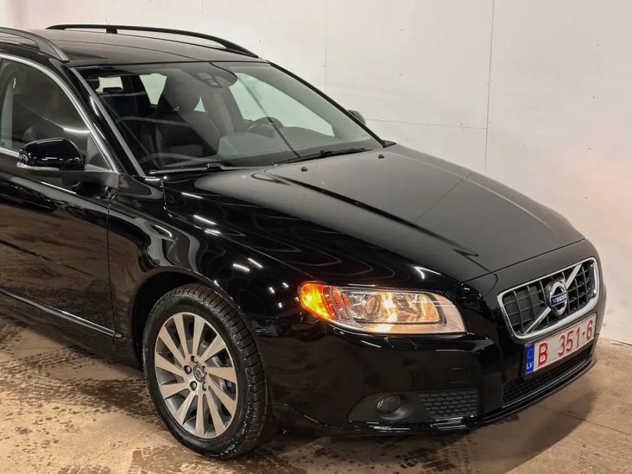 Melns Volvo V70 2011 Jūrmala, ar dzinēja tilpumu 2.00 L un nobraukumu 399 tūkst. km par 7250 €, foto 10 vietnē AUTOMOTO.COM.LV