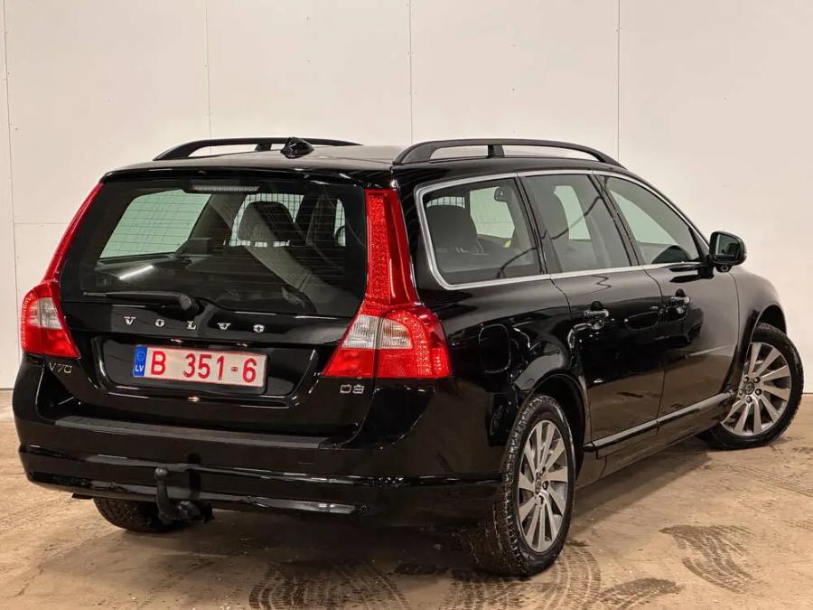 Melns Volvo V70 2011 Jūrmala, ar dzinēja tilpumu 2.00 L un nobraukumu 399 tūkst. km par 7250 €, foto 13 vietnē AUTOMOTO.COM.LV