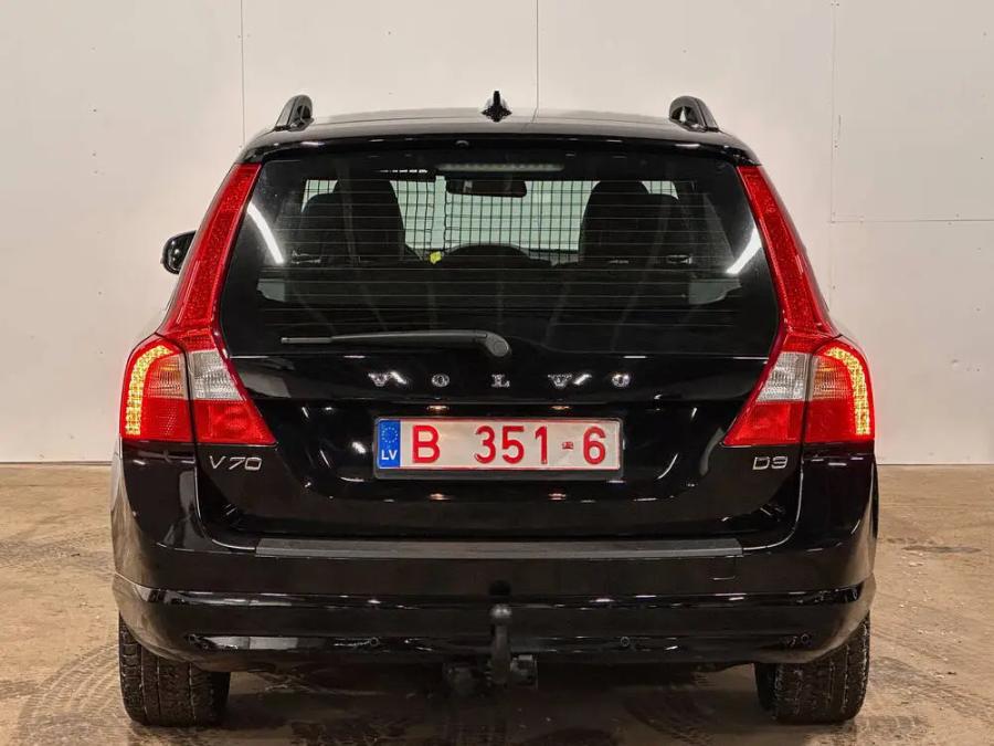 Melns Volvo V70 2011 Jūrmala, ar dzinēja tilpumu 2.00 L un nobraukumu 399 tūkst. km par 7250 €, foto 14 vietnē AUTOMOTO.COM.LV