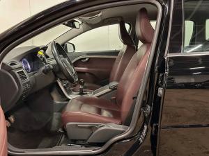 Melns Volvo V70 2011 Jūrmala, ar dzinēja tilpumu 2.00 L un nobraukumu 399 tūkst. km par 7250 €, foto 17 vietnē AUTOMOTO.COM.LV