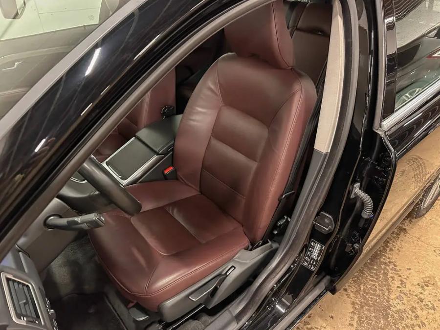 Melns Volvo V70 2011 Jūrmala, ar dzinēja tilpumu 2.00 L un nobraukumu 399 tūkst. km par 7250 €, foto 18 vietnē AUTOMOTO.COM.LV
