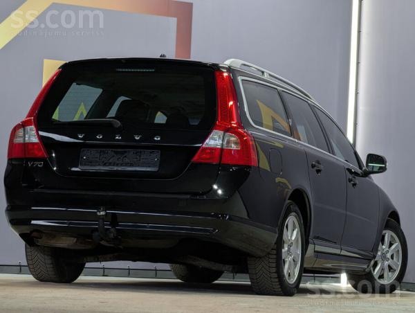 Melns Volvo V70 2011 Jūrmala, ar dzinēja tilpumu 2.00 L un nobraukumu 342 tūkst. km par 5250 €, foto 6 vietnē AUTOMOTO.COM.LV