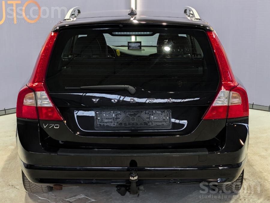 Melns Volvo V70 2011 Jūrmala, ar dzinēja tilpumu 2.00 L un nobraukumu 342 tūkst. km par 5250 €, foto 9 vietnē AUTOMOTO.COM.LV