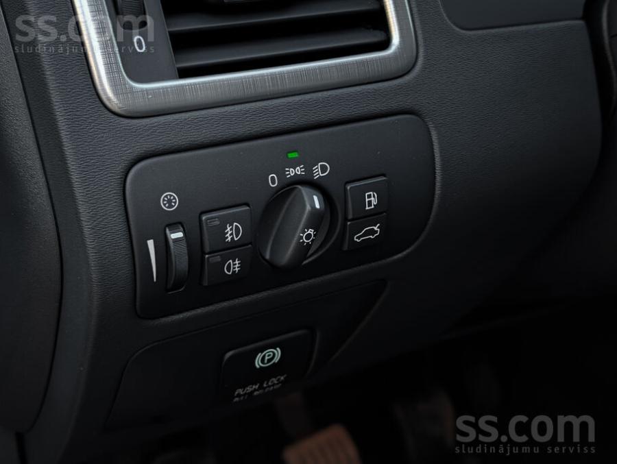 Melns Volvo V70 2011 Jūrmala, ar dzinēja tilpumu 2.00 L un nobraukumu 342 tūkst. km par 5250 €, foto 12 vietnē AUTOMOTO.COM.LV