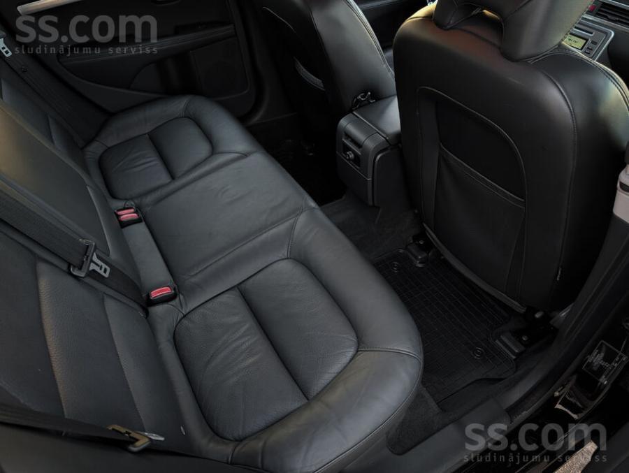 Melns Volvo V70 2011 Jūrmala, ar dzinēja tilpumu 2.00 L un nobraukumu 342 tūkst. km par 5250 €, foto 17 vietnē AUTOMOTO.COM.LV