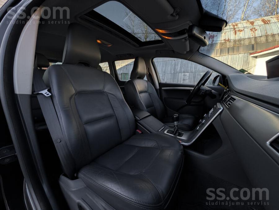 Melns Volvo V70 2011 Jūrmala, ar dzinēja tilpumu 2.00 L un nobraukumu 342 tūkst. km par 5250 €, foto 20 vietnē AUTOMOTO.COM.LV