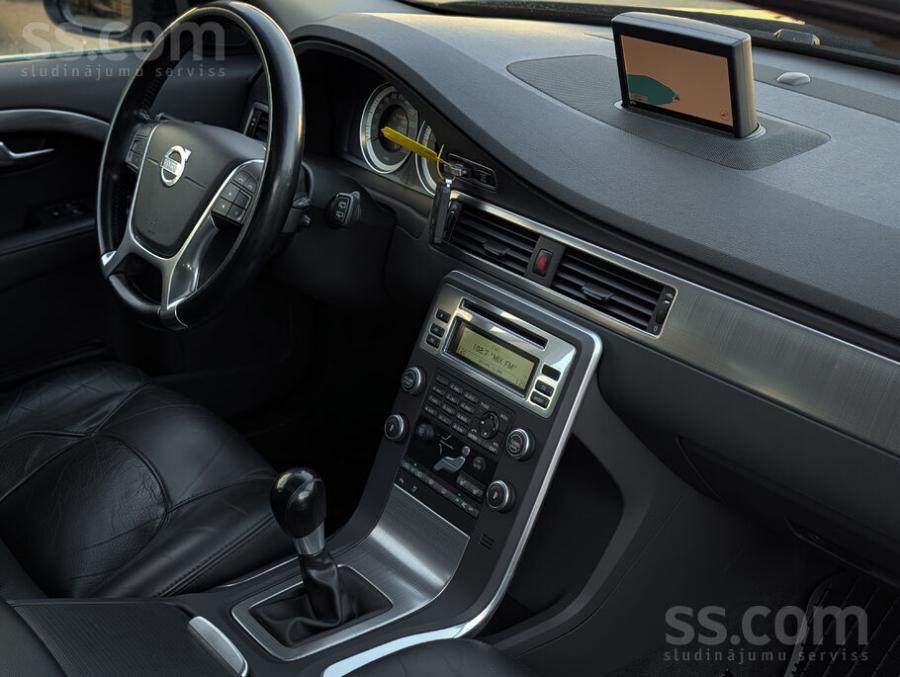 Melns Volvo V70 2011 Jūrmala, ar dzinēja tilpumu 2.00 L un nobraukumu 342 tūkst. km par 5250 €, foto 21 vietnē AUTOMOTO.COM.LV