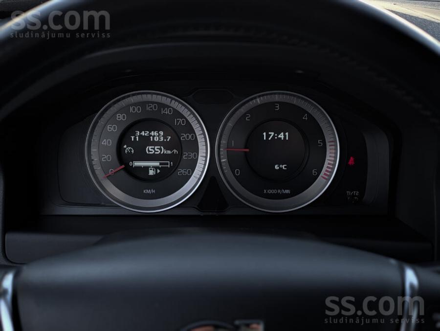 Melns Volvo V70 2011 Jūrmala, ar dzinēja tilpumu 2.00 L un nobraukumu 342 tūkst. km par 5250 €, foto 26 vietnē AUTOMOTO.COM.LV