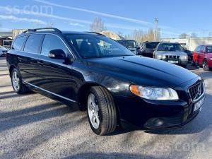 Black Volvo V70 2011 in Riga, with an engine capacity of 2.40 L and mileage of 0 thousand km for 5990 €, photo 4 on AUTOMOTO.COM.LV