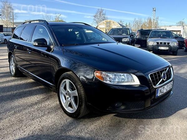 Black Volvo V70 2011 in Riga, with an engine capacity of 2.40 L and mileage of 0 thousand km for 5990 €, photo 5 on AUTOMOTO.COM.LV