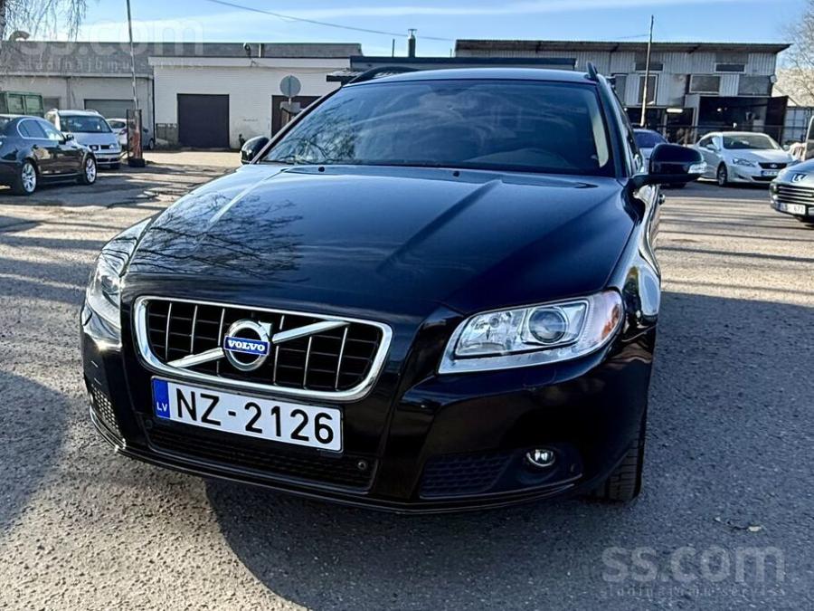 Black Volvo V70 2011 in Riga, with an engine capacity of 2.40 L and mileage of 0 thousand km for 5990 €, photo 7 on AUTOMOTO.COM.LV