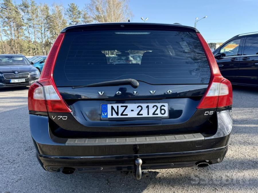 Black Volvo V70 2011 in Riga, with an engine capacity of 2.40 L and mileage of 0 thousand km for 5990 €, photo 10 on AUTOMOTO.COM.LV