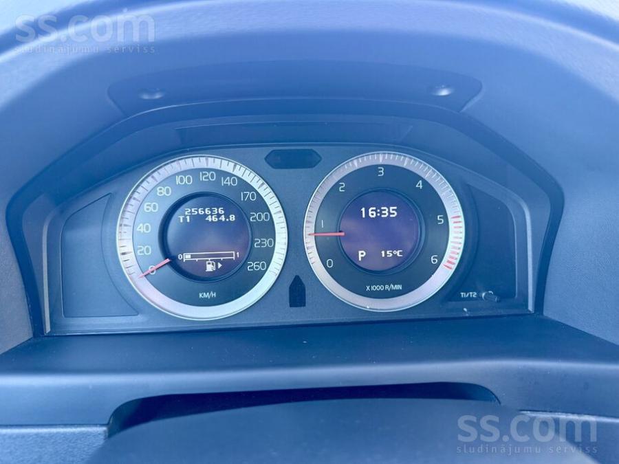Black Volvo V70 2011 in Riga, with an engine capacity of 2.40 L and mileage of 0 thousand km for 5990 €, photo 15 on AUTOMOTO.COM.LV