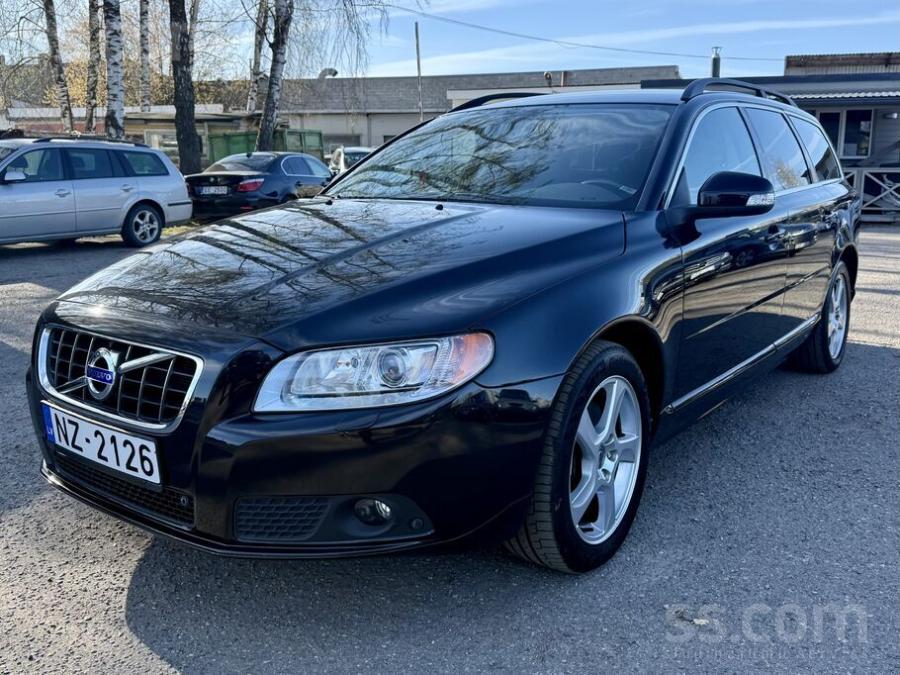 Black Volvo V70 2011 in Riga, with an engine capacity of 2.40 L and mileage of 0 thousand km for 5990 €, photo 16 on AUTOMOTO.COM.LV