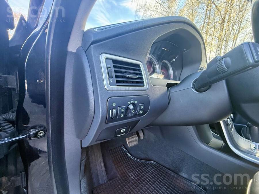 Black Volvo V70 2011 in Riga, with an engine capacity of 2.40 L and mileage of 0 thousand km for 5990 €, photo 18 on AUTOMOTO.COM.LV
