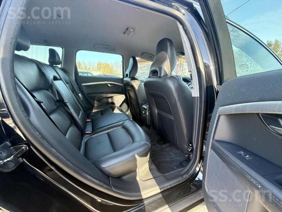 Black Volvo V70 2011 in Riga, with an engine capacity of 2.40 L and mileage of 0 thousand km for 5990 €, photo 19 on AUTOMOTO.COM.LV