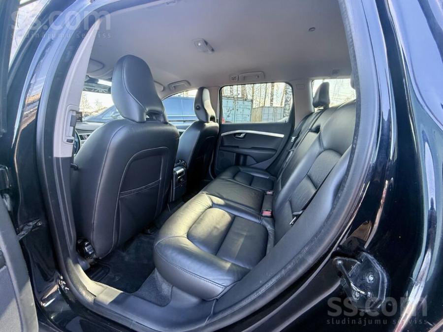 Black Volvo V70 2011 in Riga, with an engine capacity of 2.40 L and mileage of 0 thousand km for 5990 €, photo 20 on AUTOMOTO.COM.LV