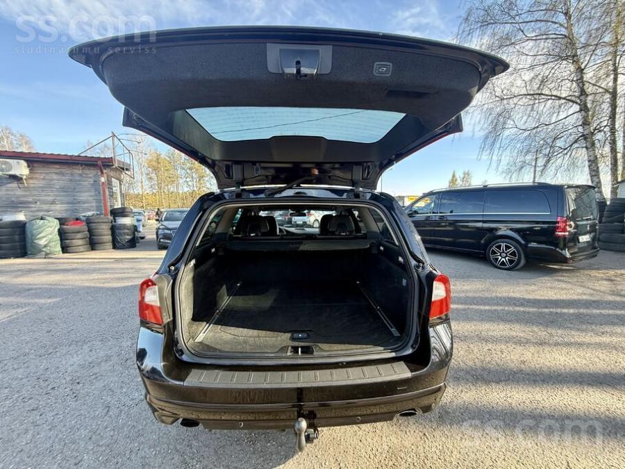 Black Volvo V70 2011 in Riga, with an engine capacity of 2.40 L and mileage of 0 thousand km for 5990 €, photo 21 on AUTOMOTO.COM.LV