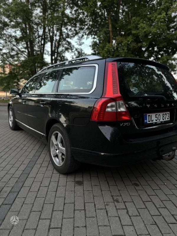Black Volvo V70 2011 in Kaunas, with an engine capacity of 1.98 L and mileage of 383 thousand km for 3950 €, photo 7 on AUTOMOTO.COM.LV